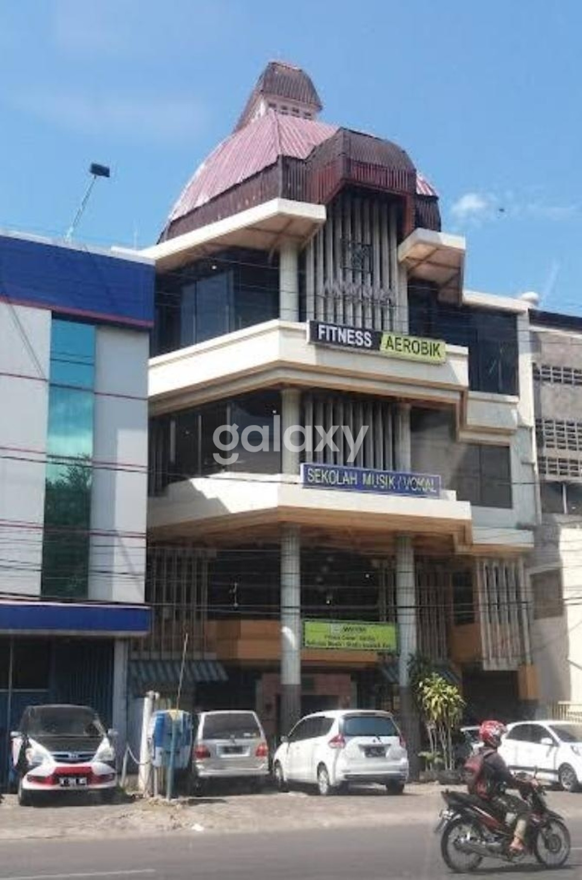 BANGUNAN LUAS STRATEGIS RAYA MANYAR SURABAYA